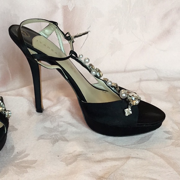 Ivanka Trump | Shoes | Ivanka Trump Black Satin Platform Party Shoes ...